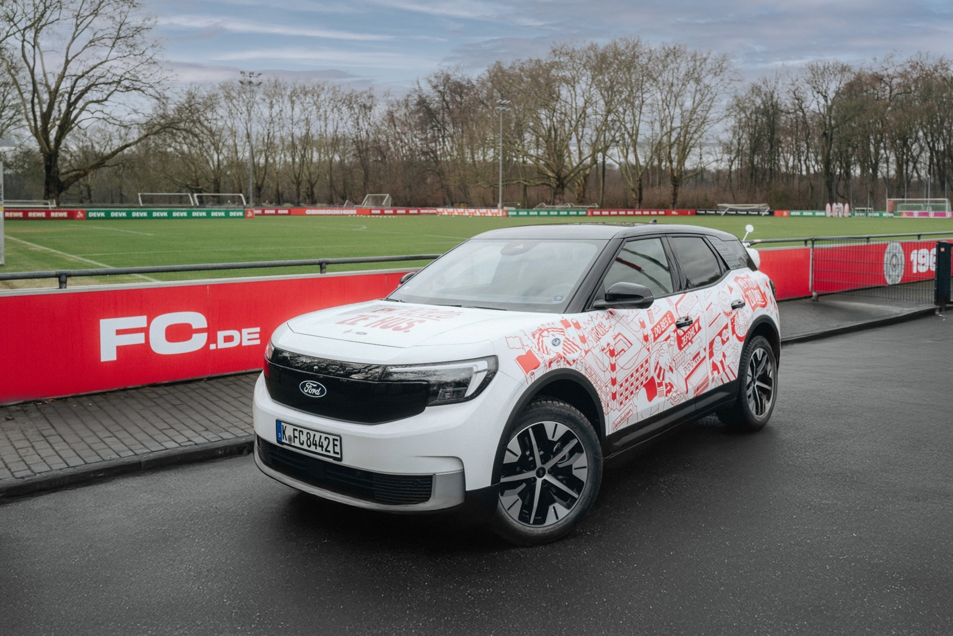 Ford und 1. FC Köln feiern 30-jährige Partnerschaft mit Ford Explorer ...