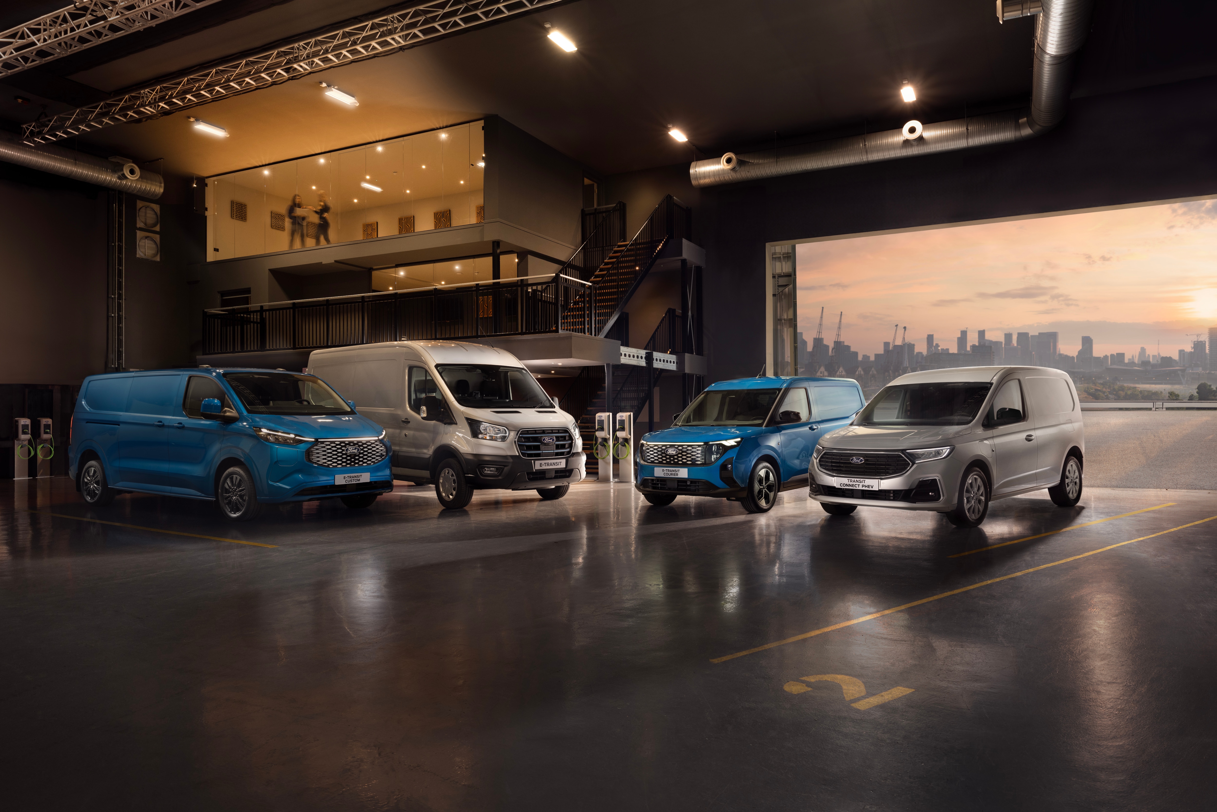 Ford Pro electrifica la productividad de toda la gama Transit | España ...