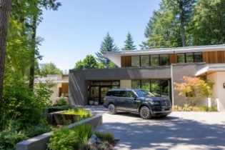 2022 Lincoln Navigator Flight Blue Reserve | Lincoln Media Center