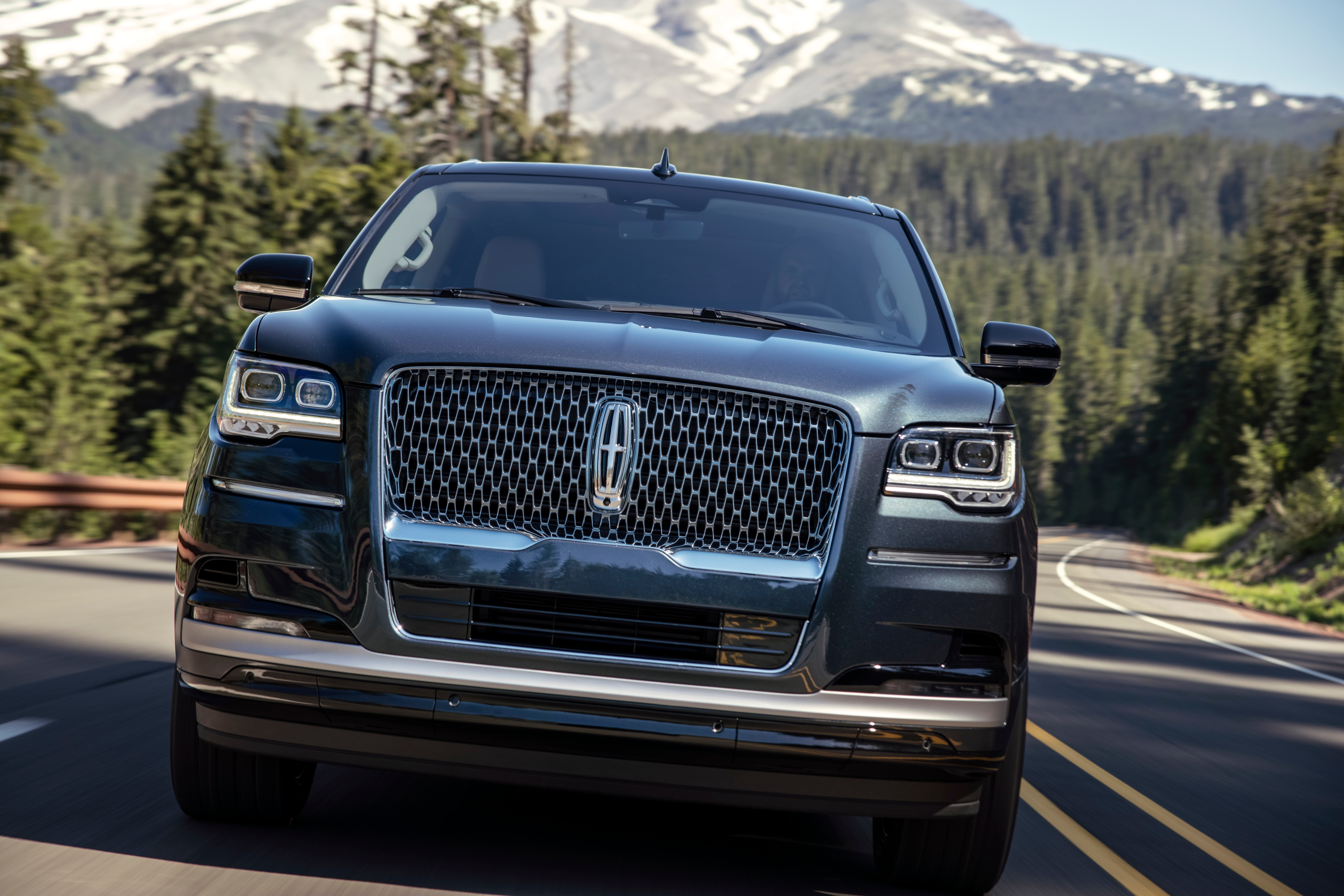 2022 Lincoln Navigator Flight Blue Reserve | Lincoln Media Center