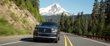 2022 Lincoln Navigator Flight Blue Reserve | Lincoln Media Center