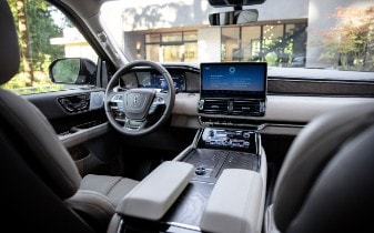 2022 Lincoln Navigator Flight Blue Reserve | Lincoln Media Center