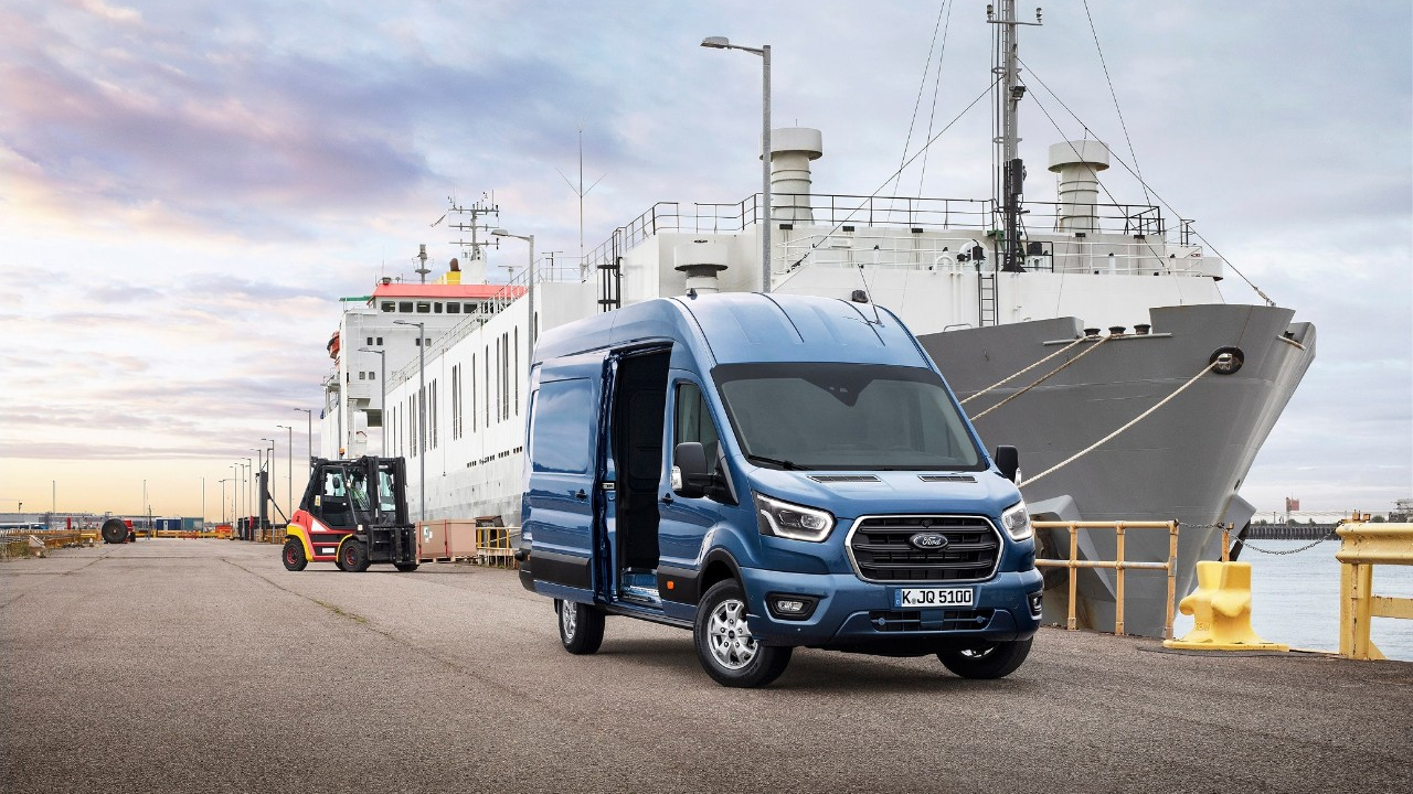 Nouveau Ford Transit 2T, l’utilitaire XXL devient hybride et connecté ...