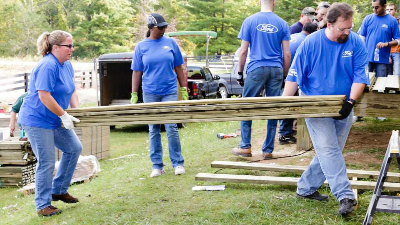 Ford Volunteer Corps Deploys Thousands of Employees into Communities ...