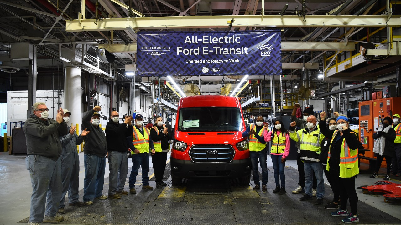 Built for America, Ready for Work: Ford Pro™ Begins Shipping Electric E ...