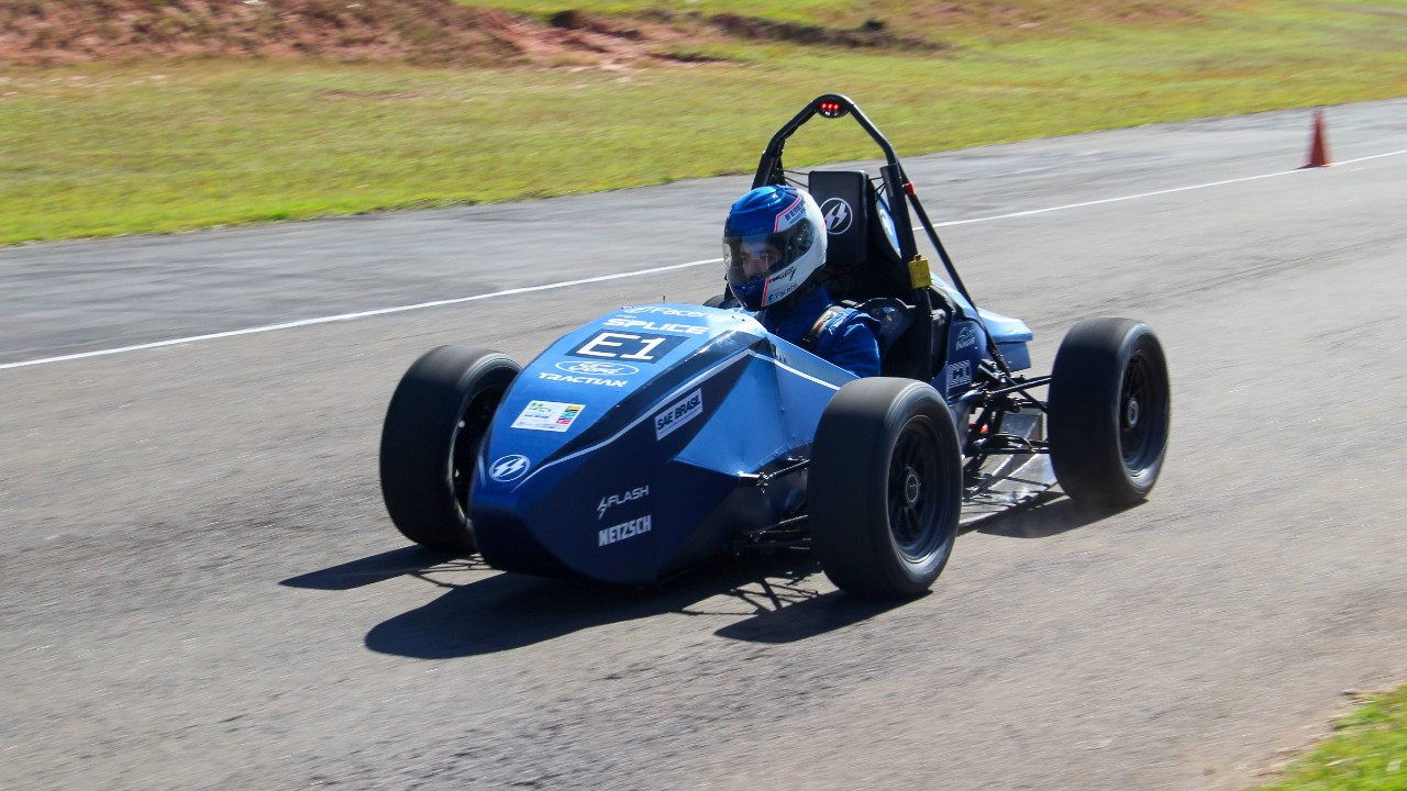 Equipe patrocinada pela Ford é bicampeã da Fórmula SAE Brasil 2024 ...